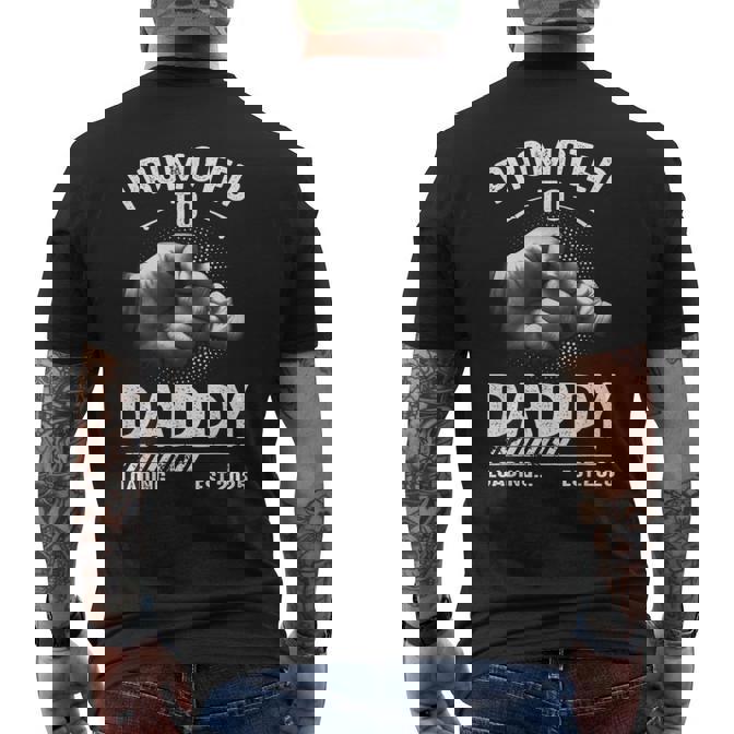 Dad Est 2025 Logo Father 2025 Loading New Dad 2025 Men's T-shirt Back ...