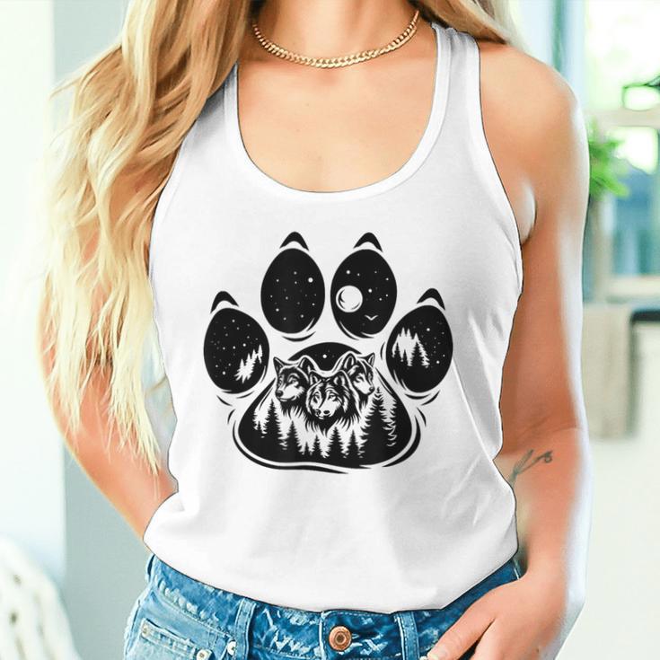 Impresión De Pata De Lobo Con Escena De Lobos Y Diseño Camiseta sin ...
