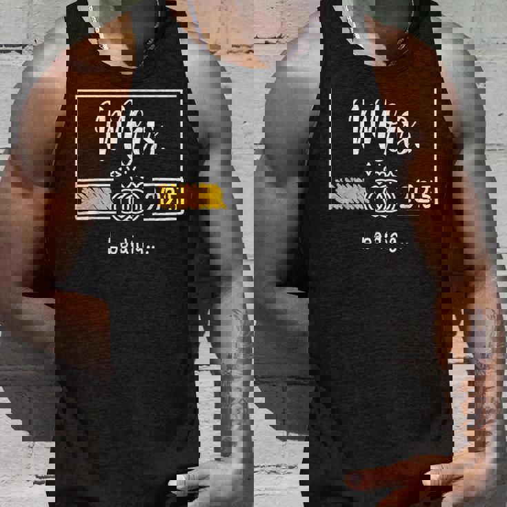 Mrs Est 2025 Loading Bride Wedding Newlywed Wife Mr & Mrs Tank Top ...