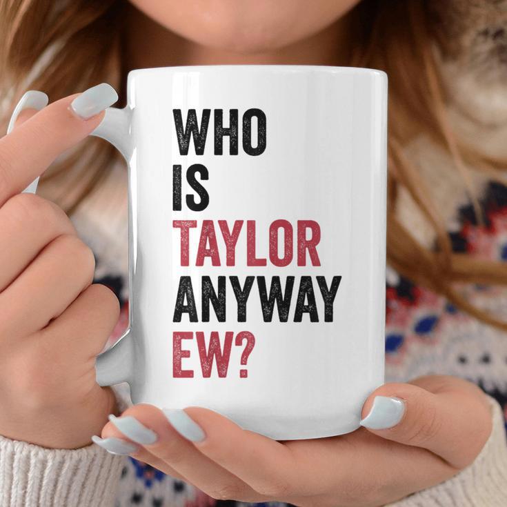 Taylor Nombre ¿Quién Es Taylor De Todos Modos Ew Girl Groovy 80'S Taza ...