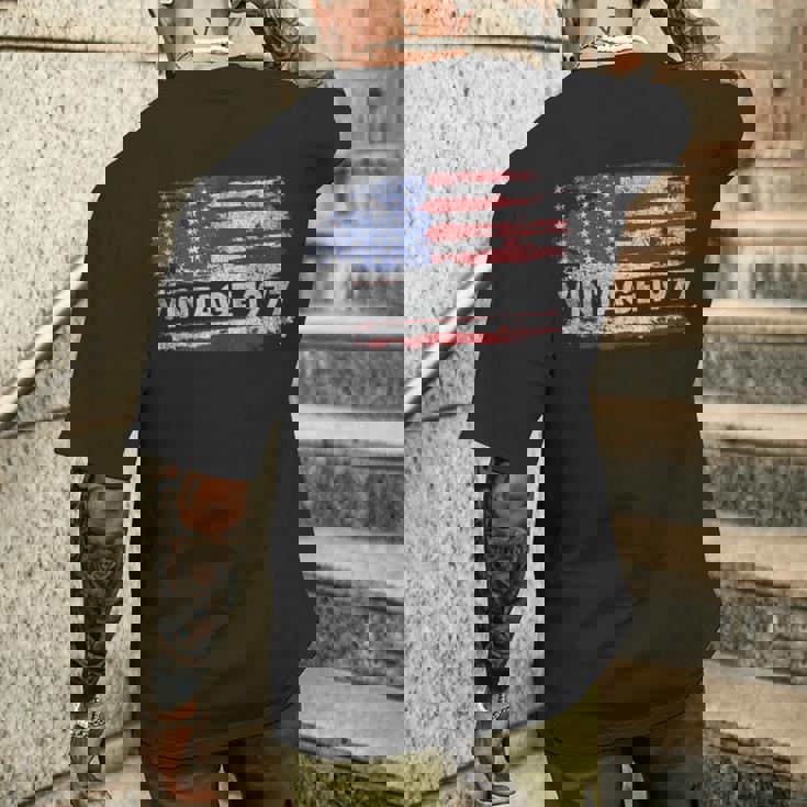 Vintage 1977 Usa Flag 47Th Birthday 47 Year Old Bday Men's T-shirt Back ...